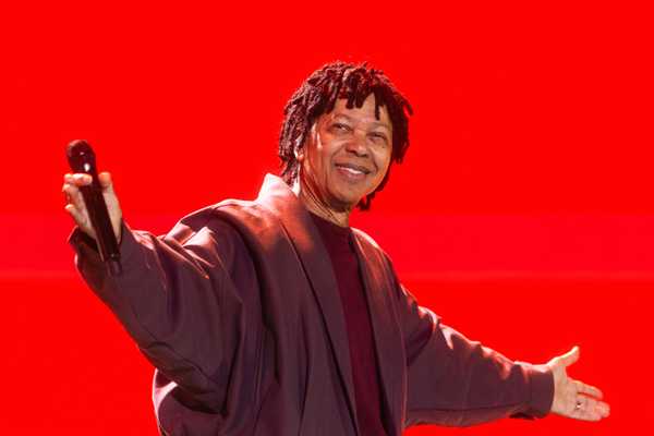 Djavan inclui alguns 'lados B' no roteiro (inteiramente autoral) de ...