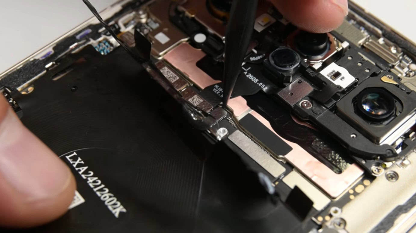 Huawei Pura X Max teardown: The first wide foldable is as innovative as ...
