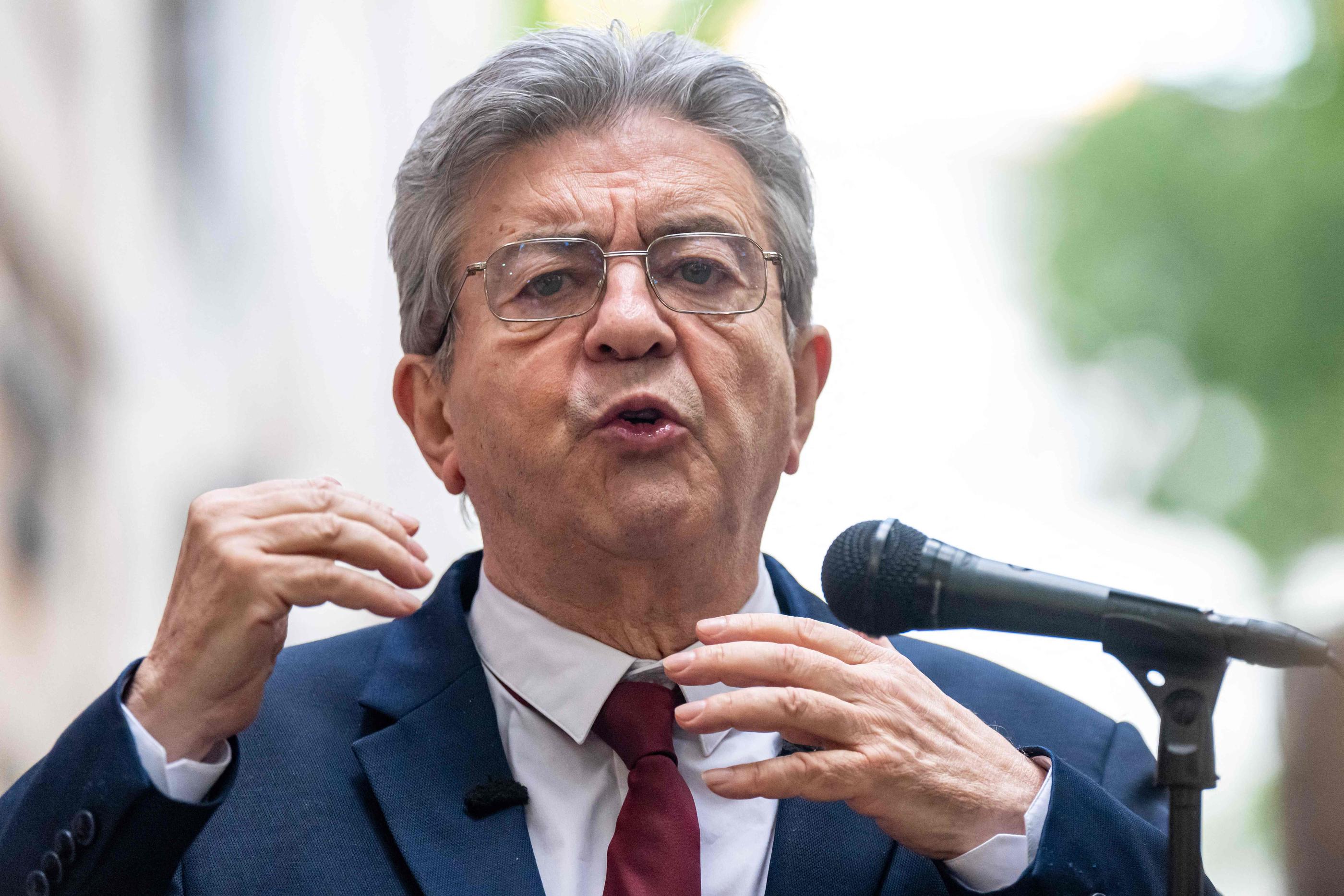 Présidentielle 2027 : 70 % des Français voient Mélenchon comme « un ...