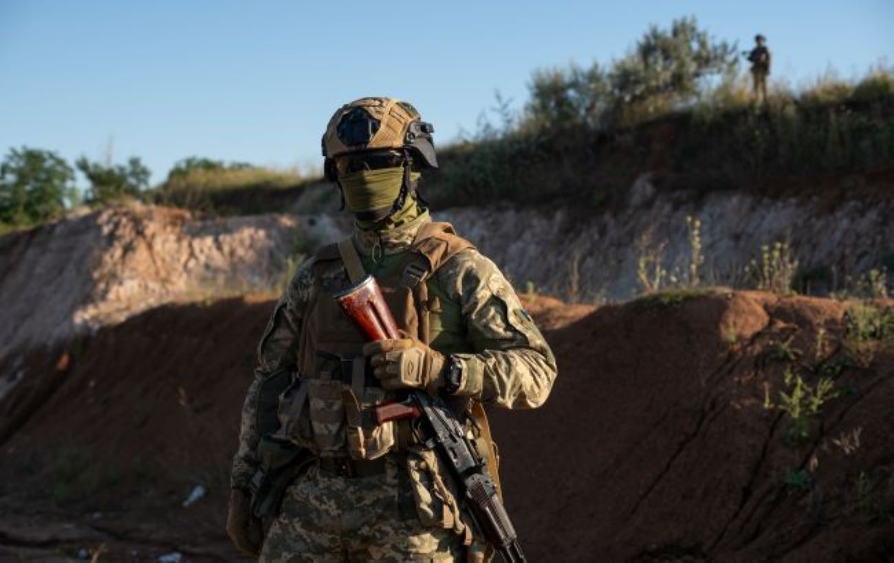 Ukrainian storm troops smash through Russian defenses near Vovchansk ...
