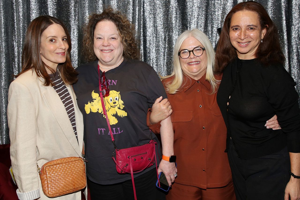 Tina Fey visits Maya Rudolph backstage at “Oh, Mary!” alongside fellow ...
