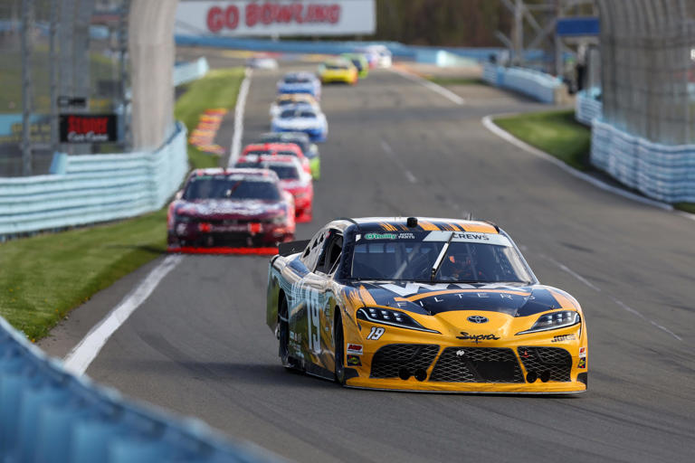 NASCAR O'Reilly Series race at Dover live updates, highlights, leaderboard