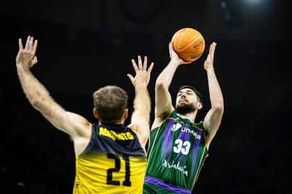 85-80: Unicaja remonta y se lleva el tercer puesto de la BCL en Badalona