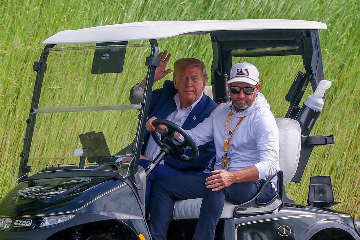 Trump posts Iran war and golf photos in latest Truth Social blitz