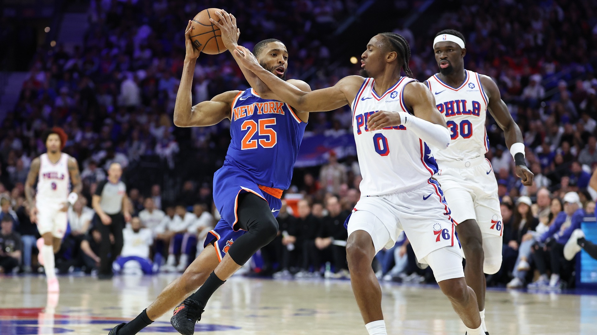 Knicks' playoff dominance echoes historic UConn run