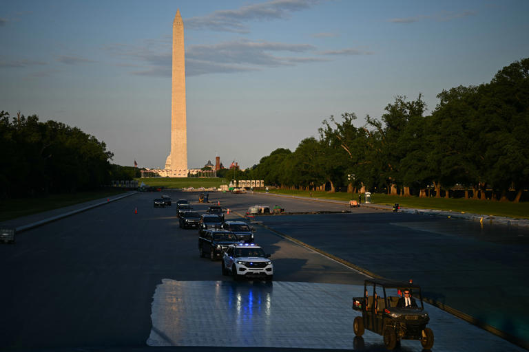 Contractor fixing Reflecting Pool earning 'excessive' profit: report