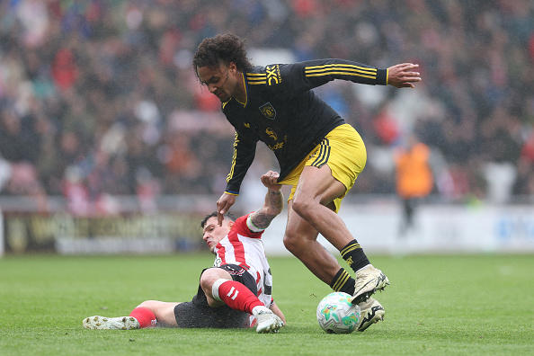 Michael Carrick says Man Utd star Joshua Zirkzee left 'isolated' in draw