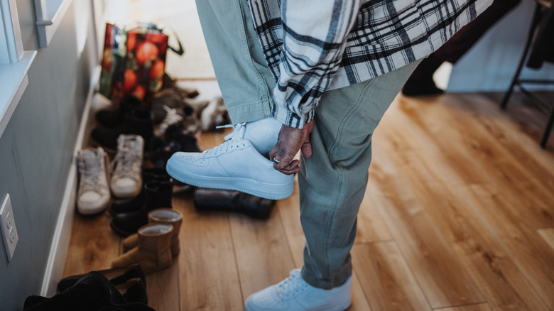 Not racks, not cabinets: The completely mobile way to organize shoes