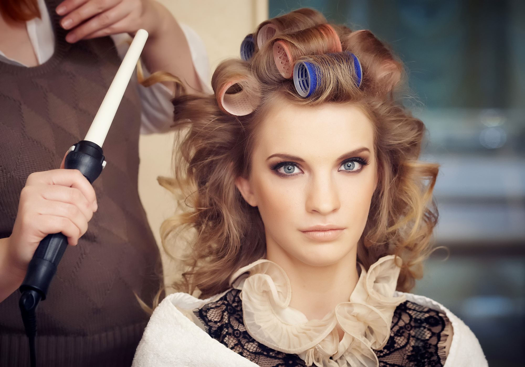 Photos of peculiar historical hairstyles from the Middle Ages