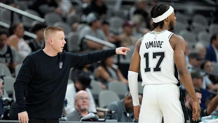 Is Sean Sweeney an early favorite to be the Bulls' next head coach?