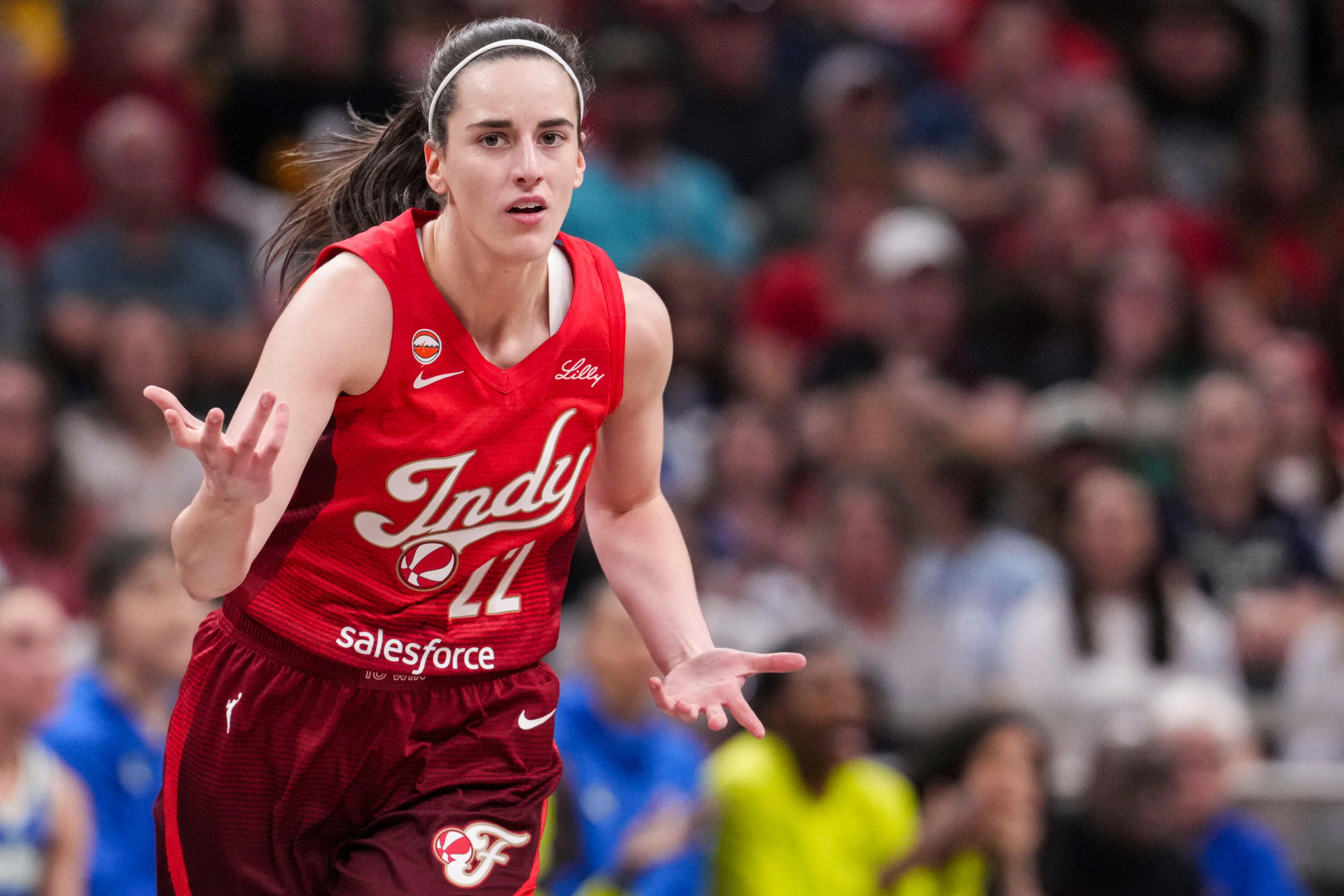 Why Caitlin Clark went back to Indiana Fever locker room in season opener