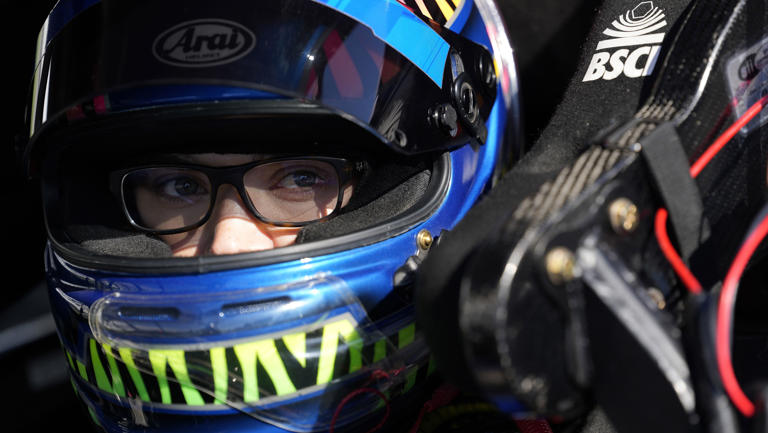 'Estaciónenla para siempre': Los fanáticos de NASCAR estallan por la ...