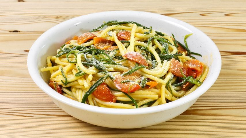 Pasta con agretti: il primo semplice e leggero, perfetto per la stagione!