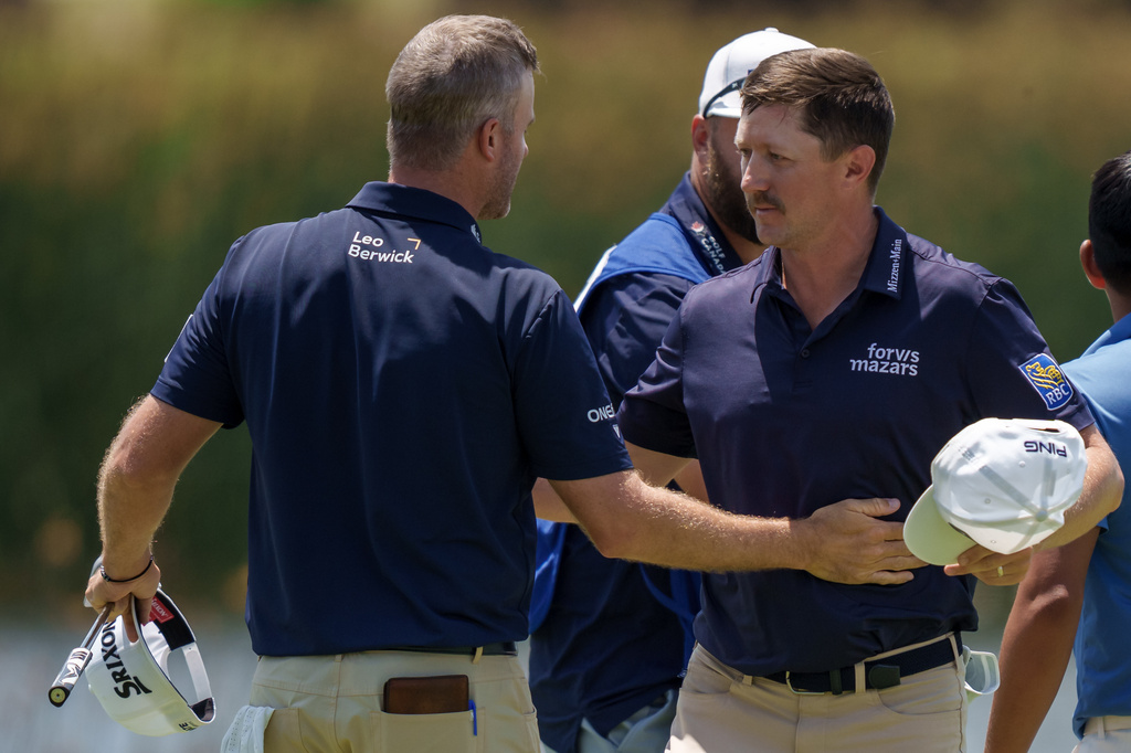 Mackenzie Hughes' tee shot hits cameraman in head at Truist ...