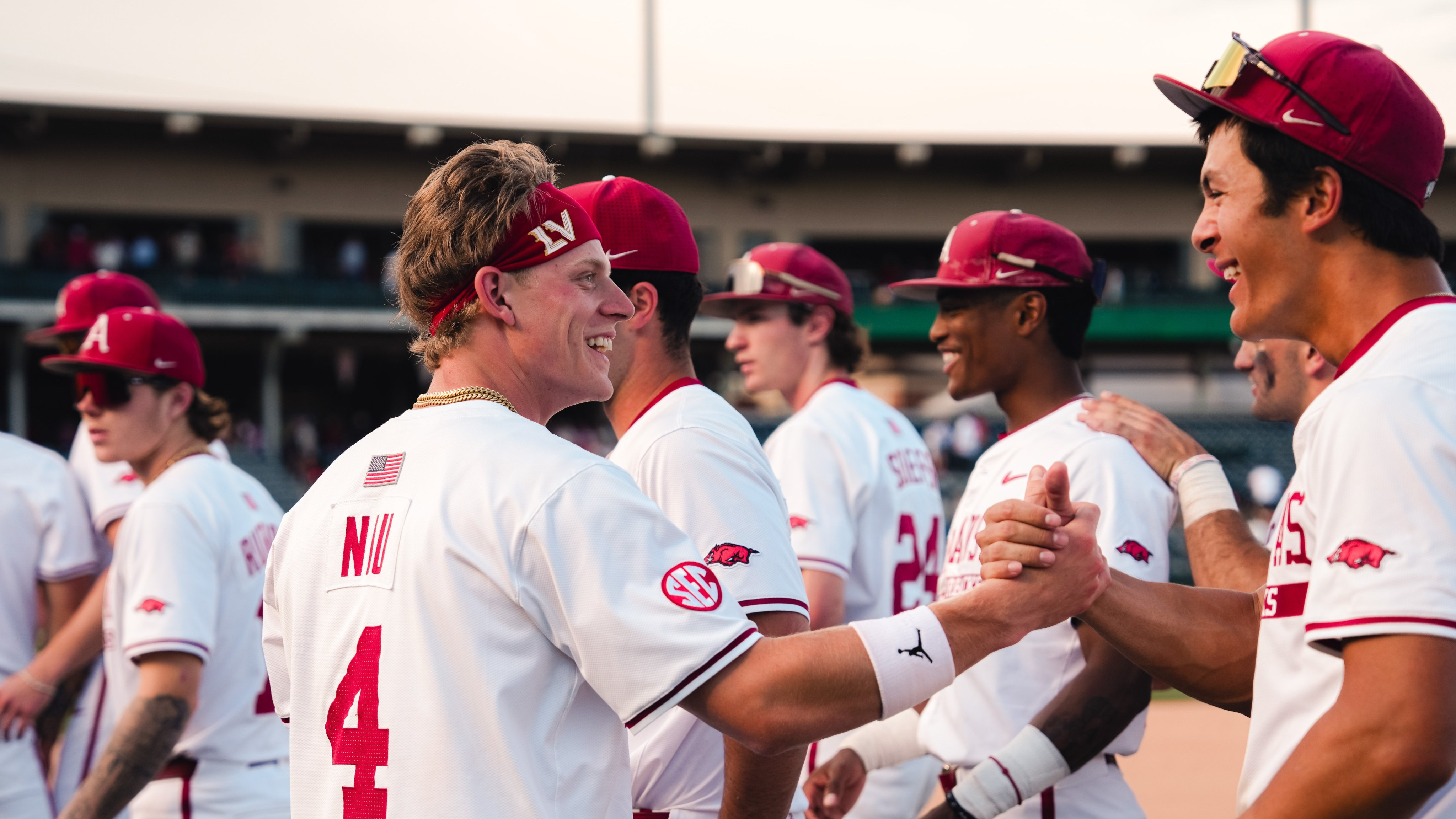 Live updates: Razorbacks look to clinch final home series against Oklahoma