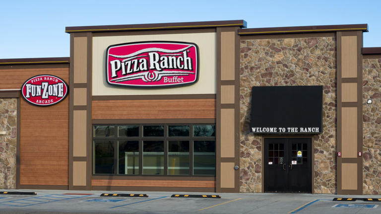 10 overpriced pizza chains that seriously aren't worth it