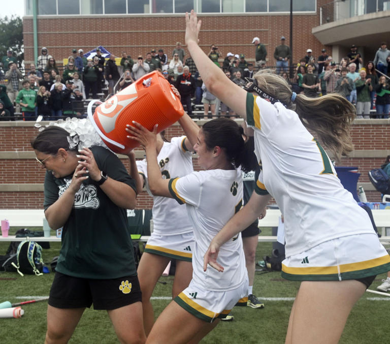 Catholic girls lacrosse beats Friends, 11-5, to win elusive IAAM C title