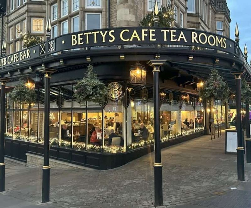 19 hidden gem cafés across the UK