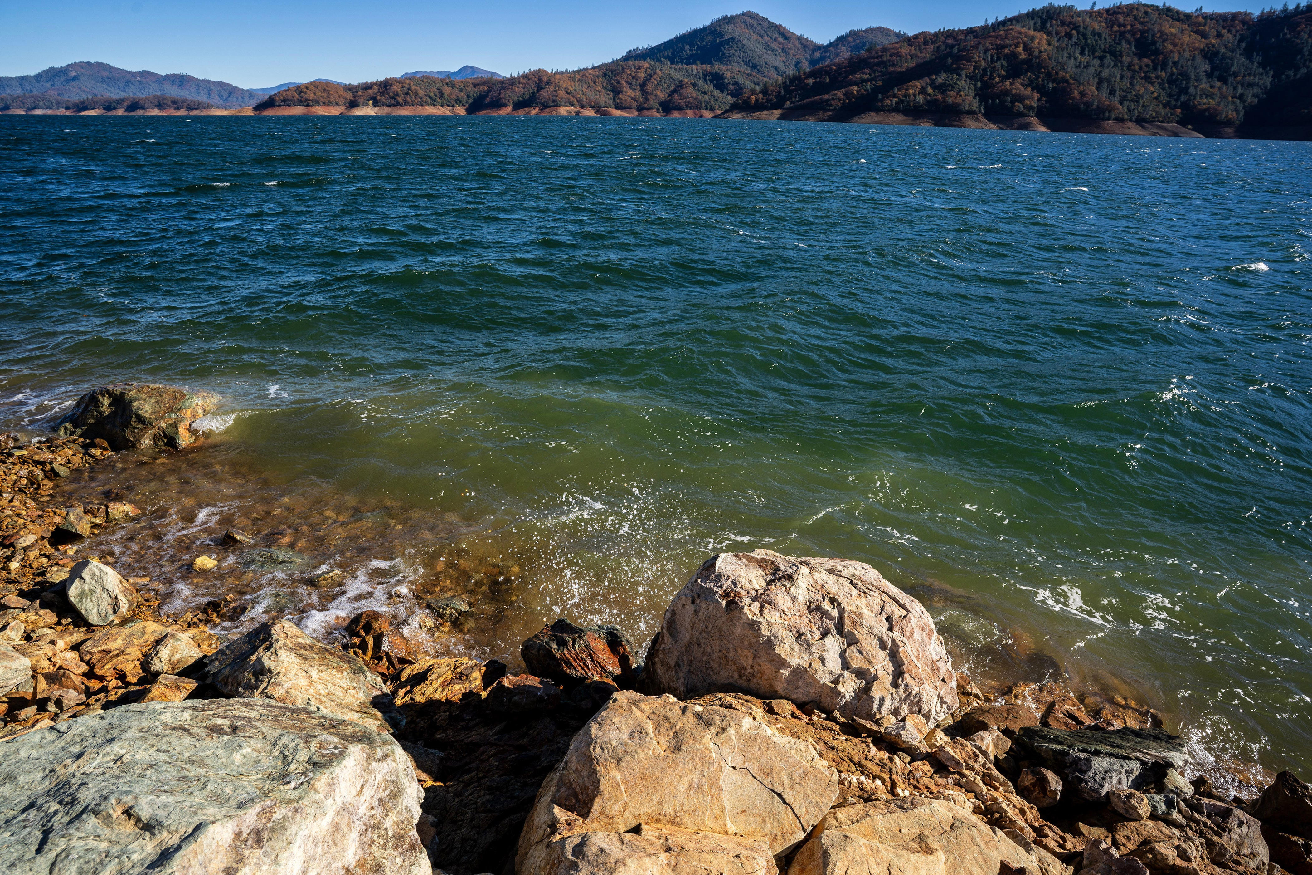 Before and after: California's Lake Shasta water level on the rise