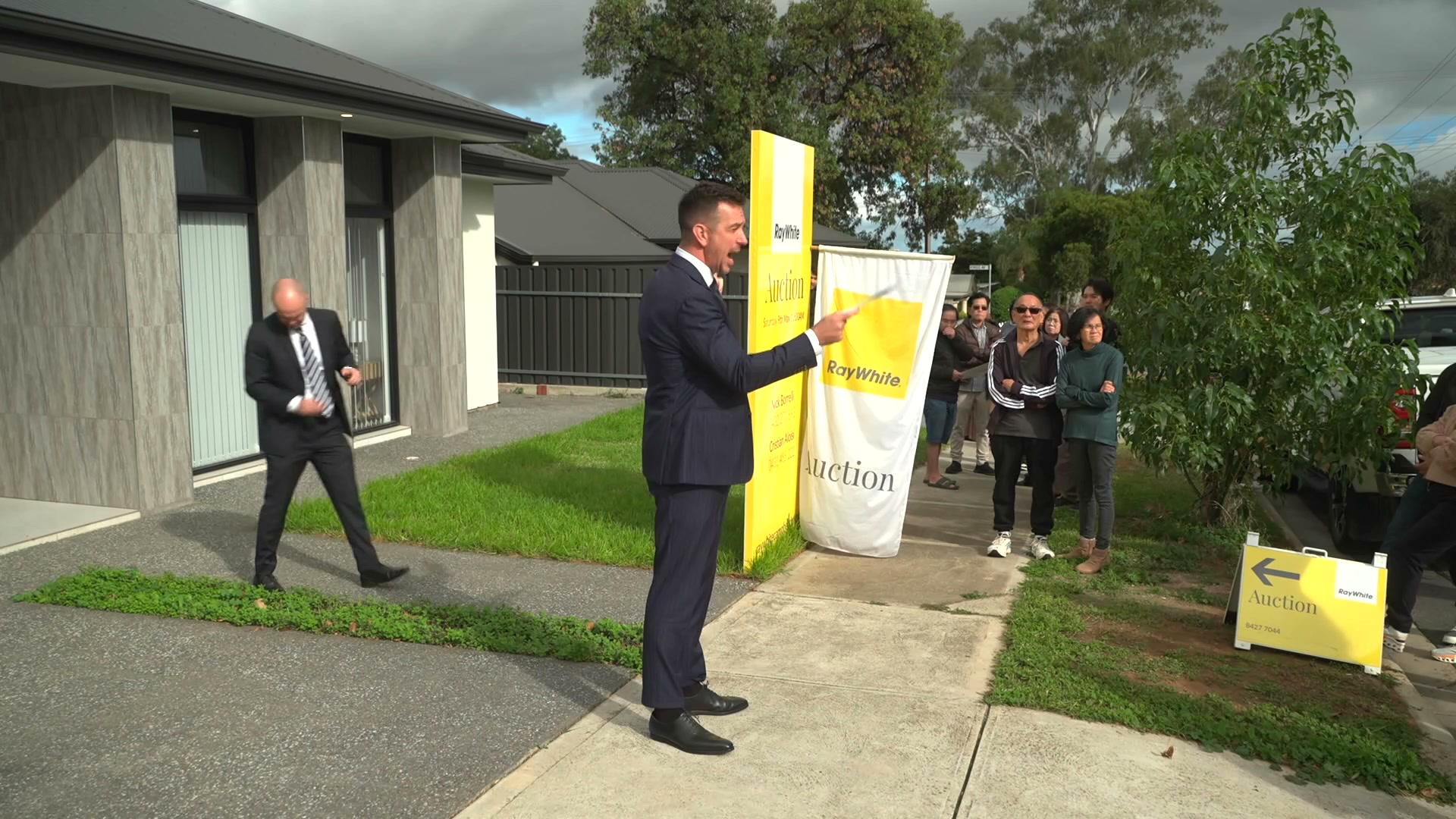 Experts say housing market to downturn as interest rates pressure buyers