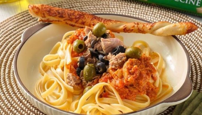 Tuna puttanesca ala vodka sauce