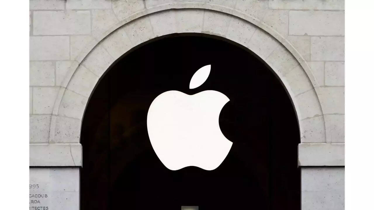 Canadian developer takes Apple to court after iPhone maker removes app ...
