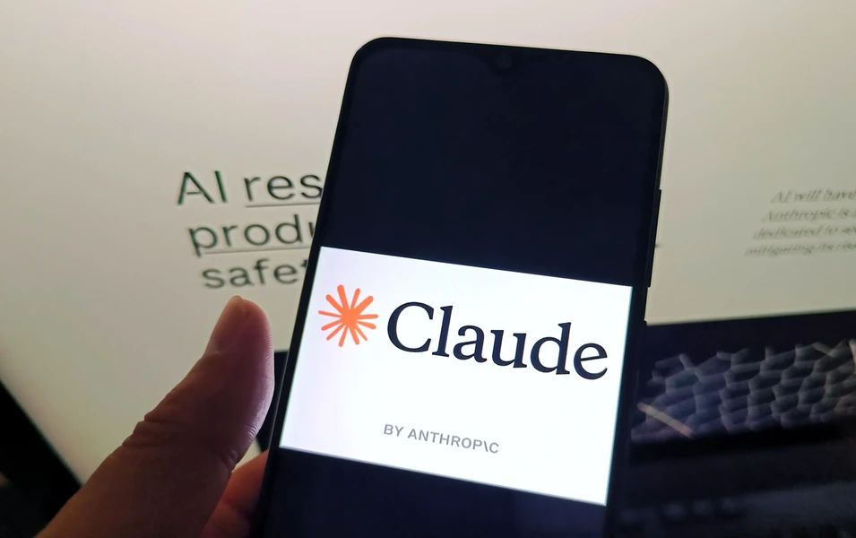 Claude outperforms ChatGPT and Gemini in debugging test