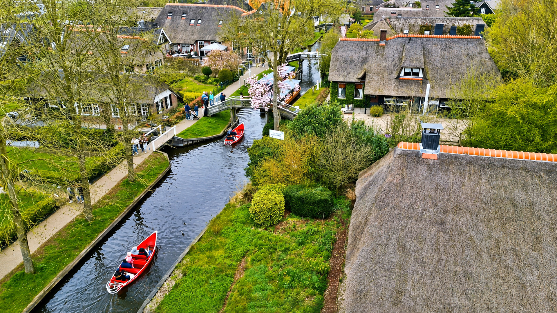 Een Nederlands dorp waar grachten de straten vervangen