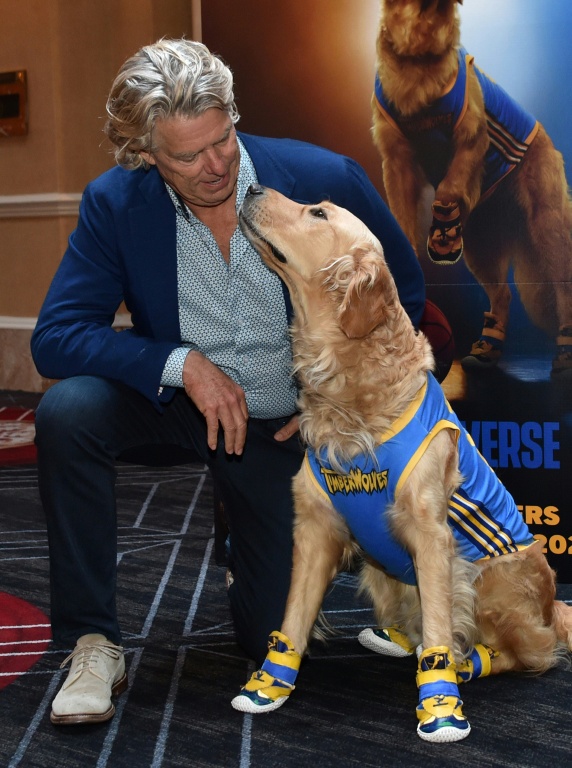 Who's a good boy? AI can't replace doggie actors, director says