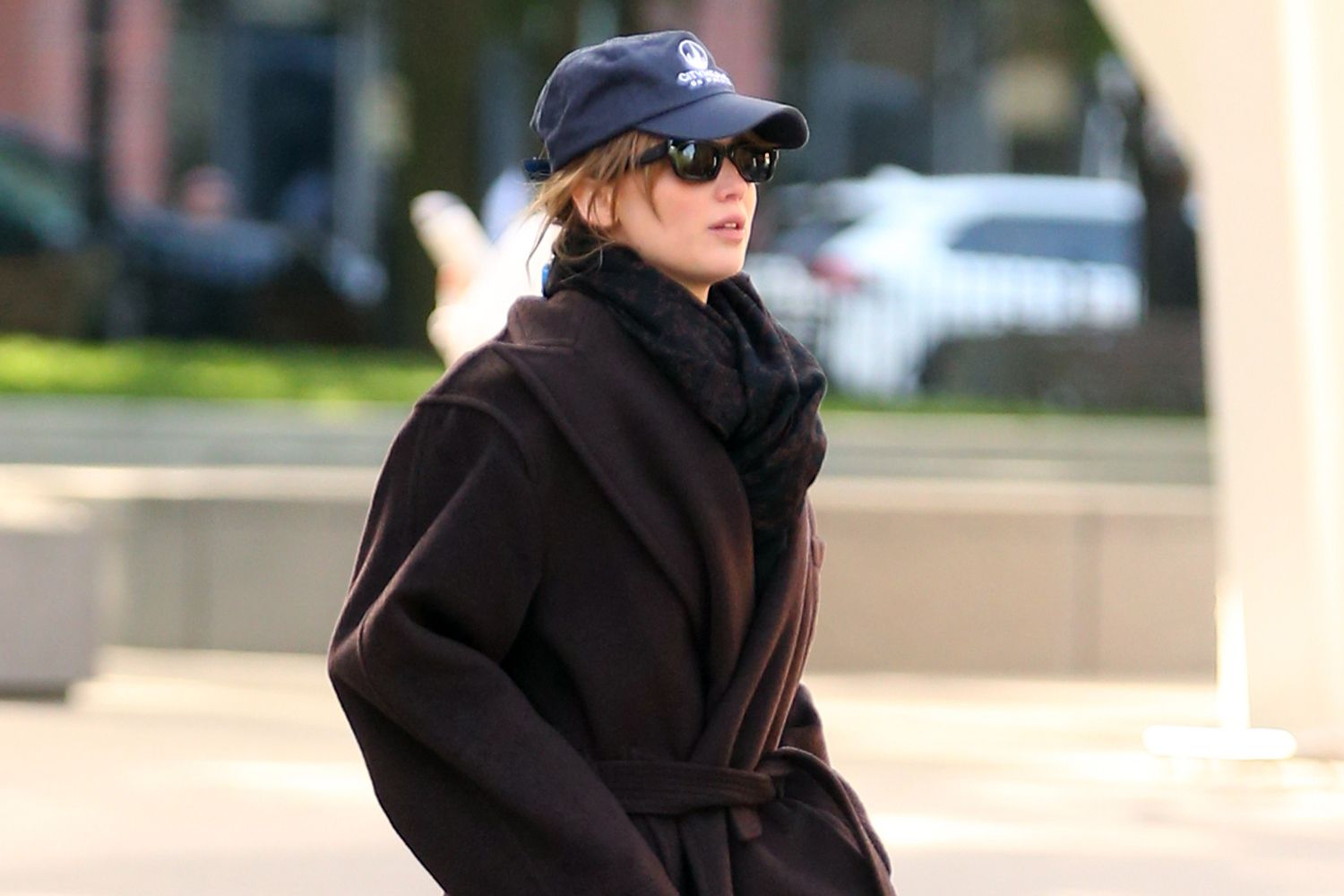 Jennifer Lawrence’s Salomon shoes are part-sneaker, part-ballet flat ...
