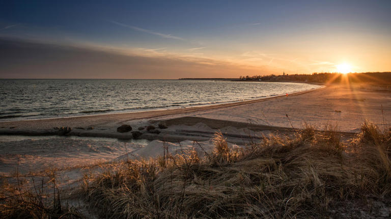 Between Newport and New Haven is a cozy town with pristine parks and ...