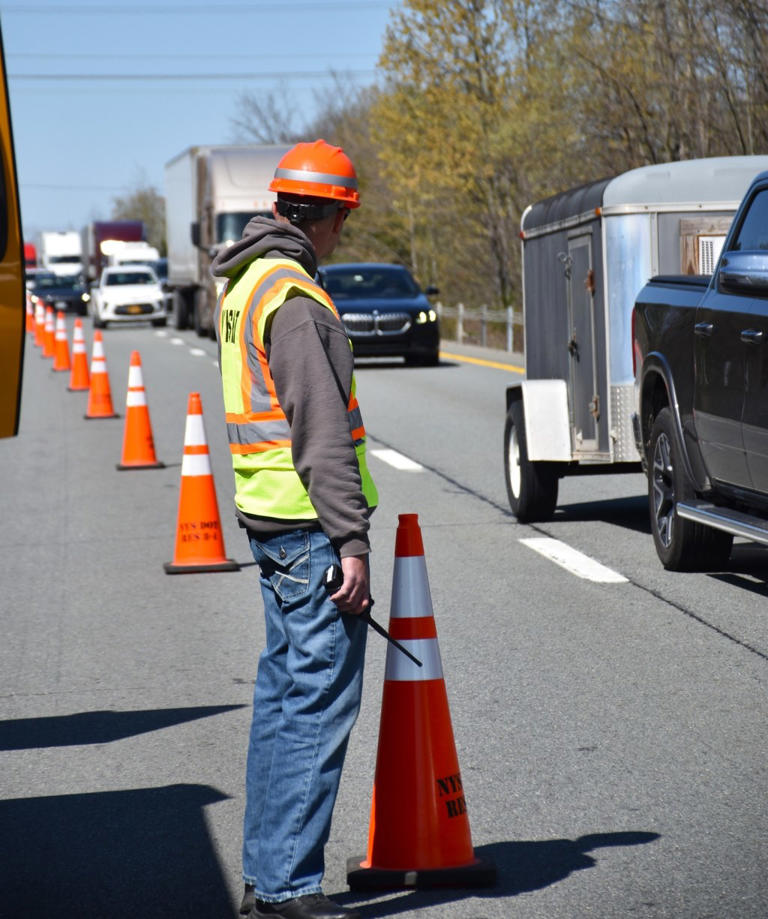 NY state troopers disguised as a construction crew handed out hundreds ...