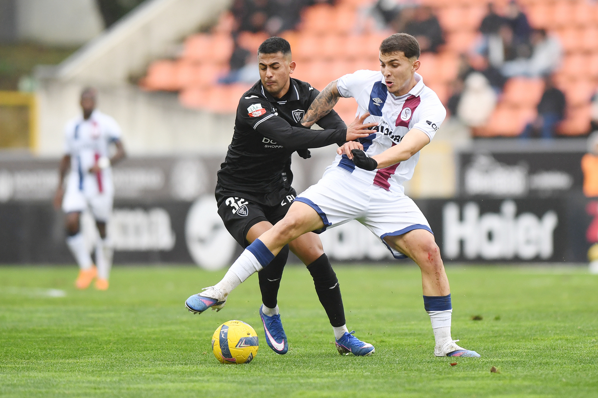 Académico de Viseu ou Torreense? As contas da subida na Segunda Liga