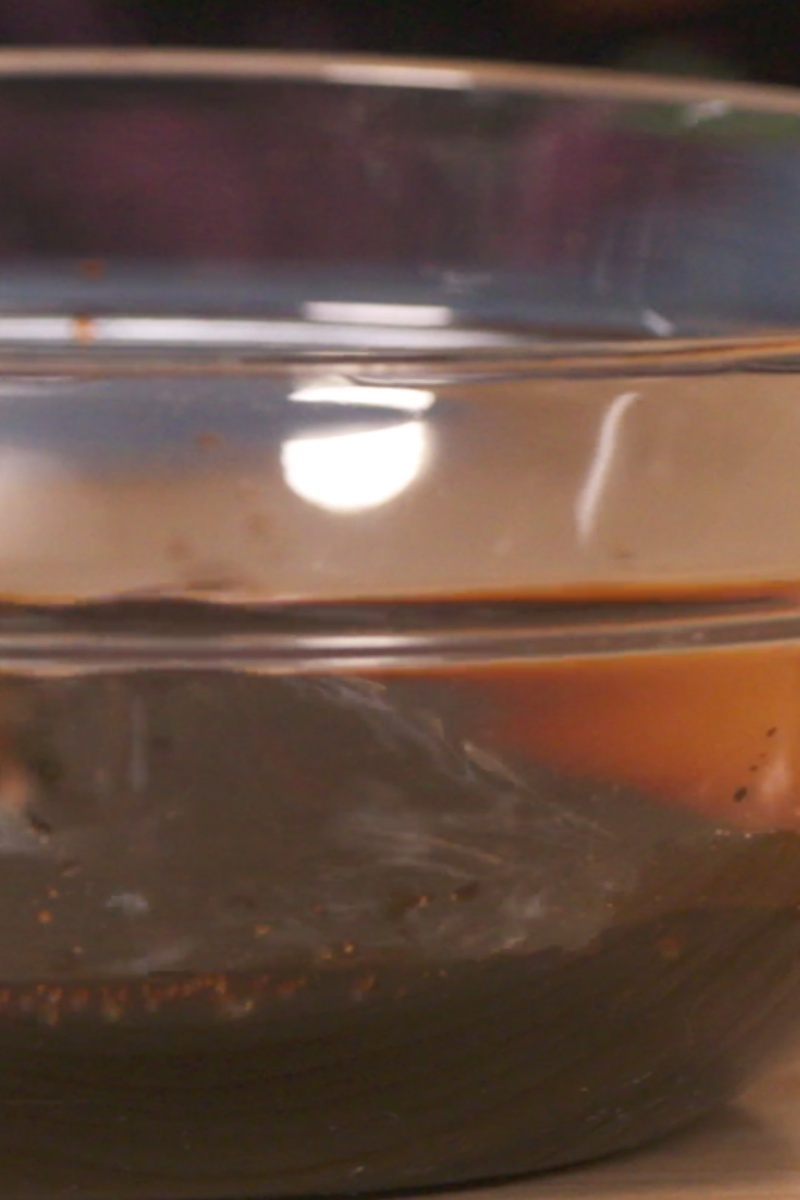 Salsa umami para pollo a la albahaca tailandesa