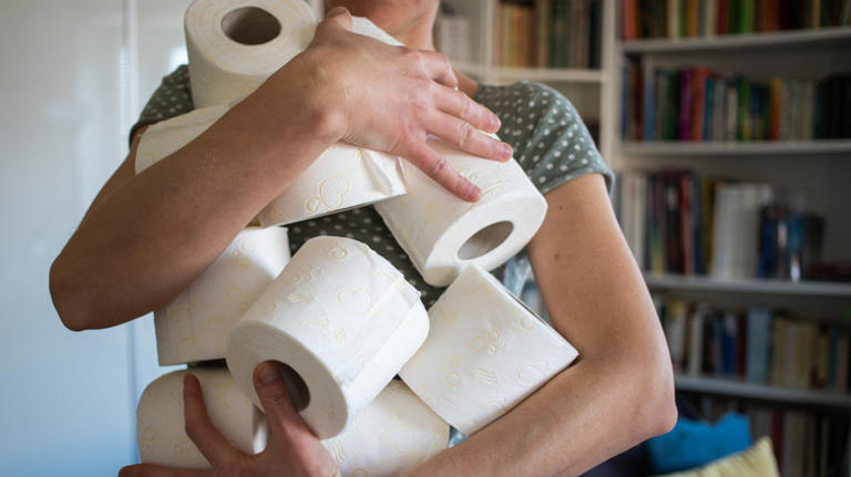 The simply genius Dollar Tree bathroom storage DIY that's perfect for ...