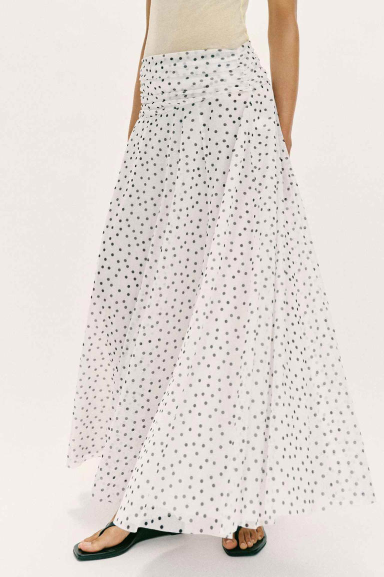 「Tシャツの日」ボトムス何穿く?【ZARA】40・50代が合わせたい!「きれいめスカート」