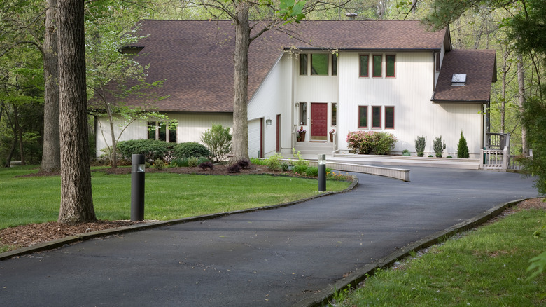 Ditch asphalt: A more durable alternative to use on your driveway