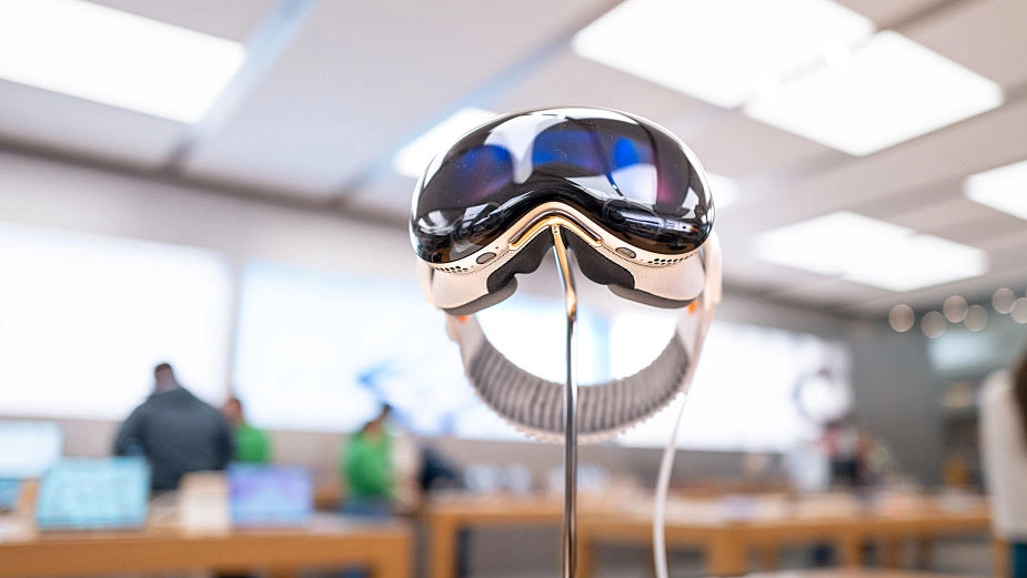 Apple exploring 'spatial iPhone' with Samsung holographic display
