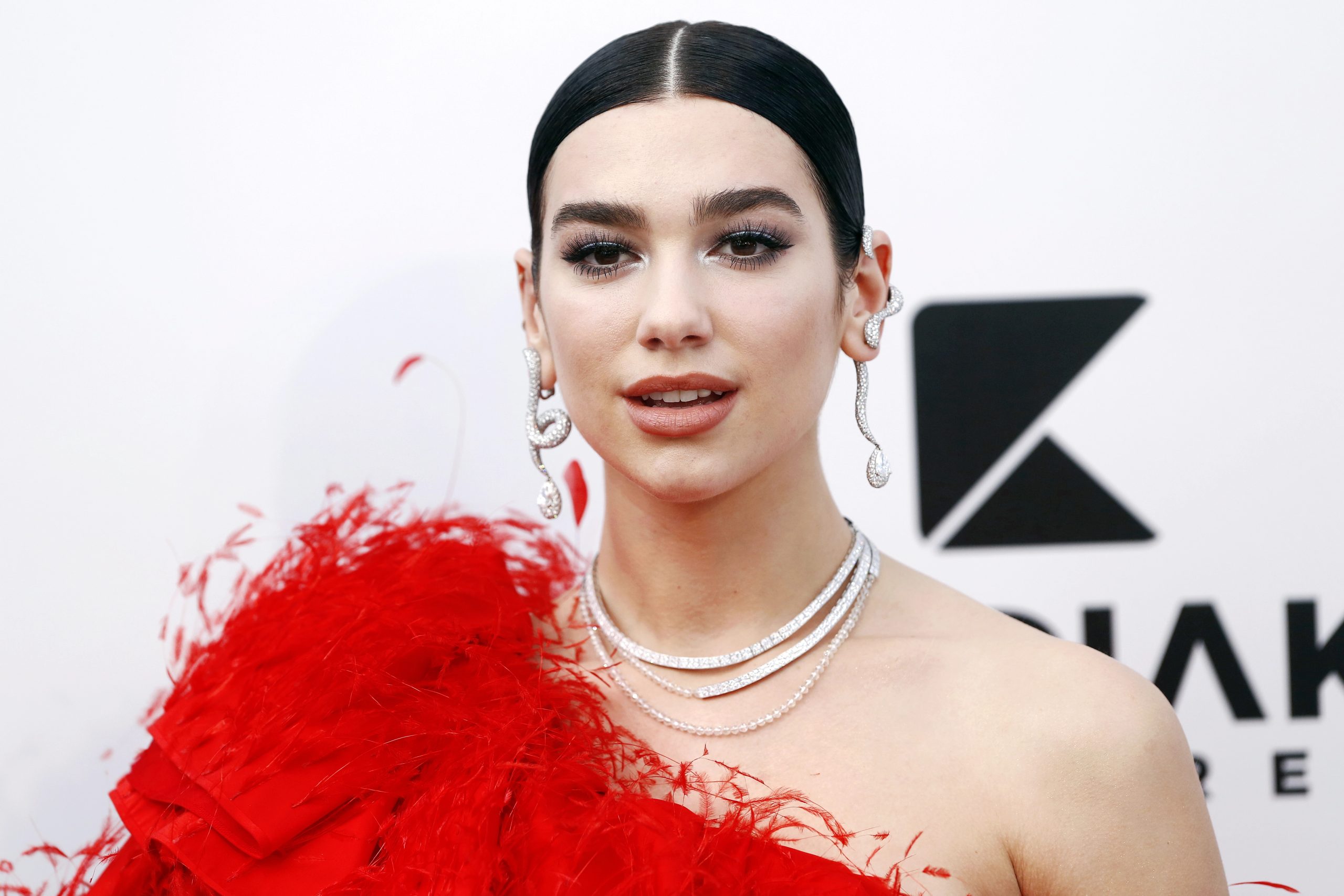 Stars who do their own makeup