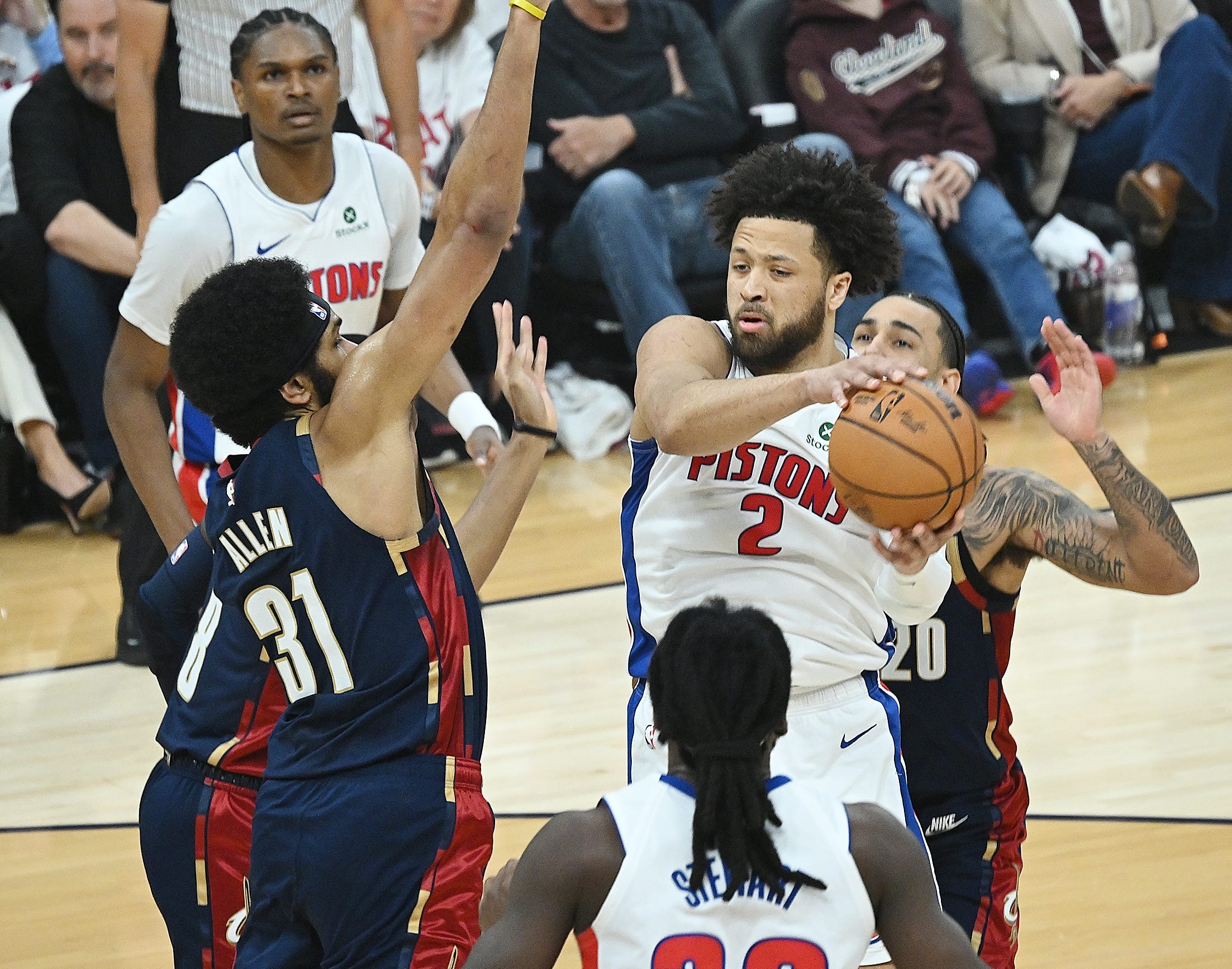 Cavs win Game 3 as Pistons can't complete second-half comeback: Recap