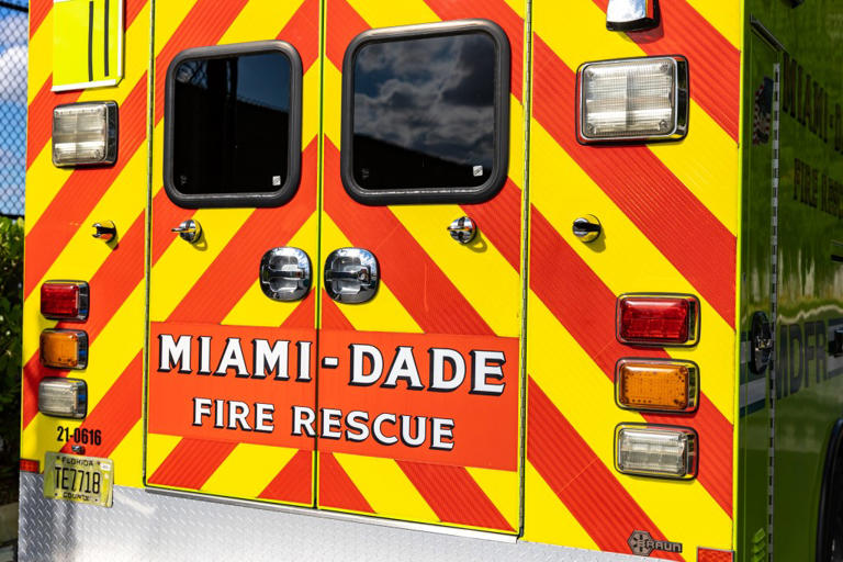 Suspected boat explosion hospitalizes 11 in Miami Beach