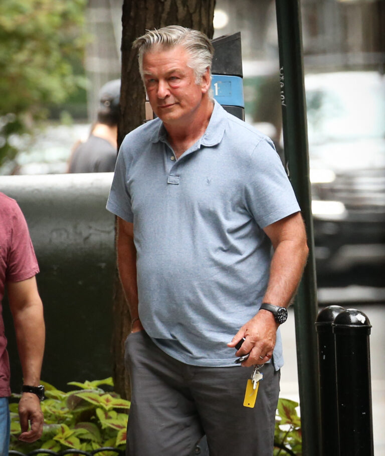 Alec Baldwin reportedly struggling with mounting parenting strain as he ...