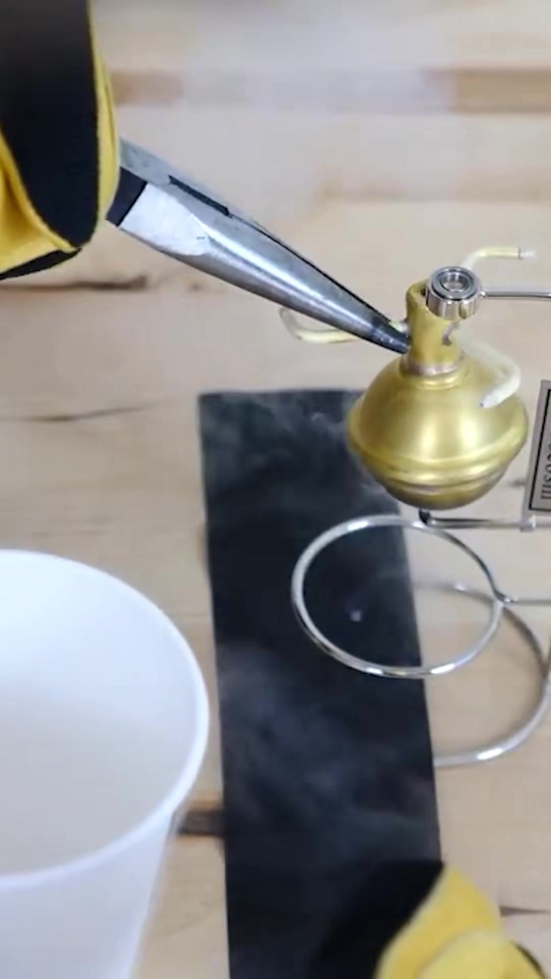Liquid nitrogen meets a steam engine
