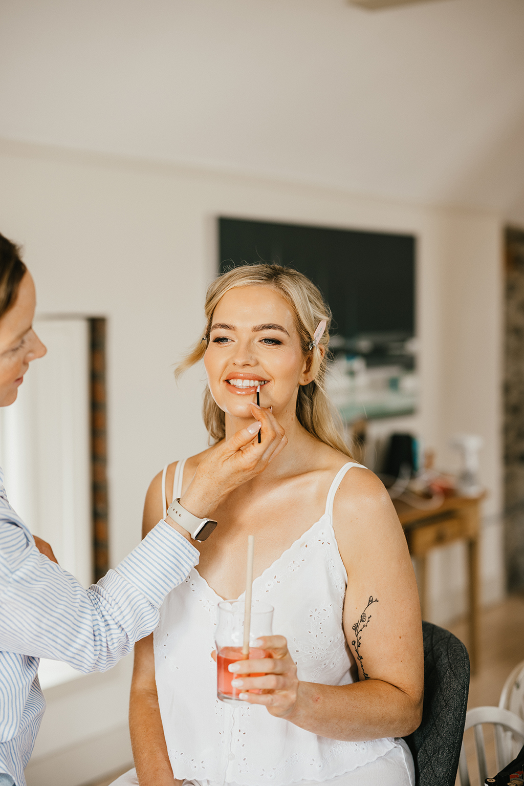 10 tips for touching up your wedding day makeup