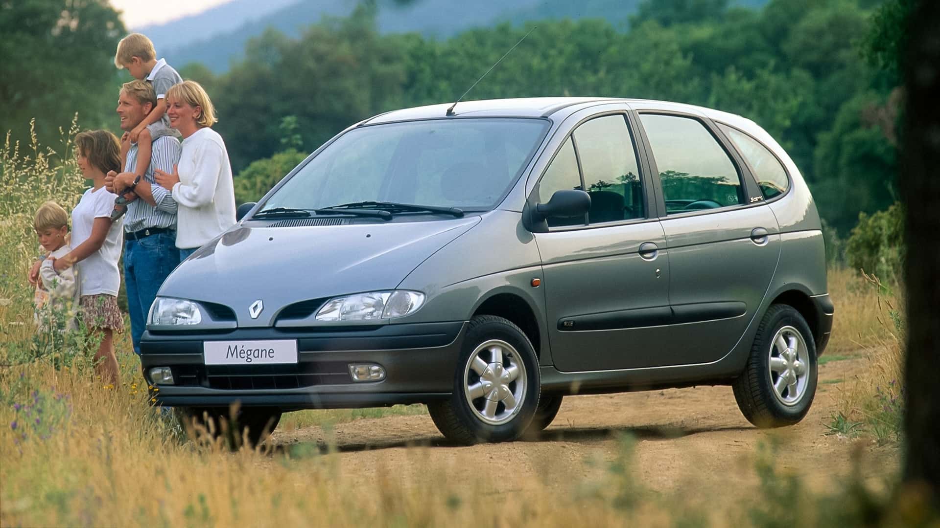 Renault Mégane Scénic (1996-2003): ¿el primer monovolumen compacto de ...