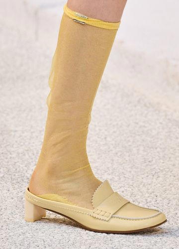 Backless Loafer sind zurück und definieren den entspannten Stil der ...