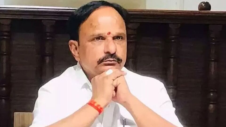 Karnataka minister D Sudhakar dies due to lung infection at 66: Who was ...