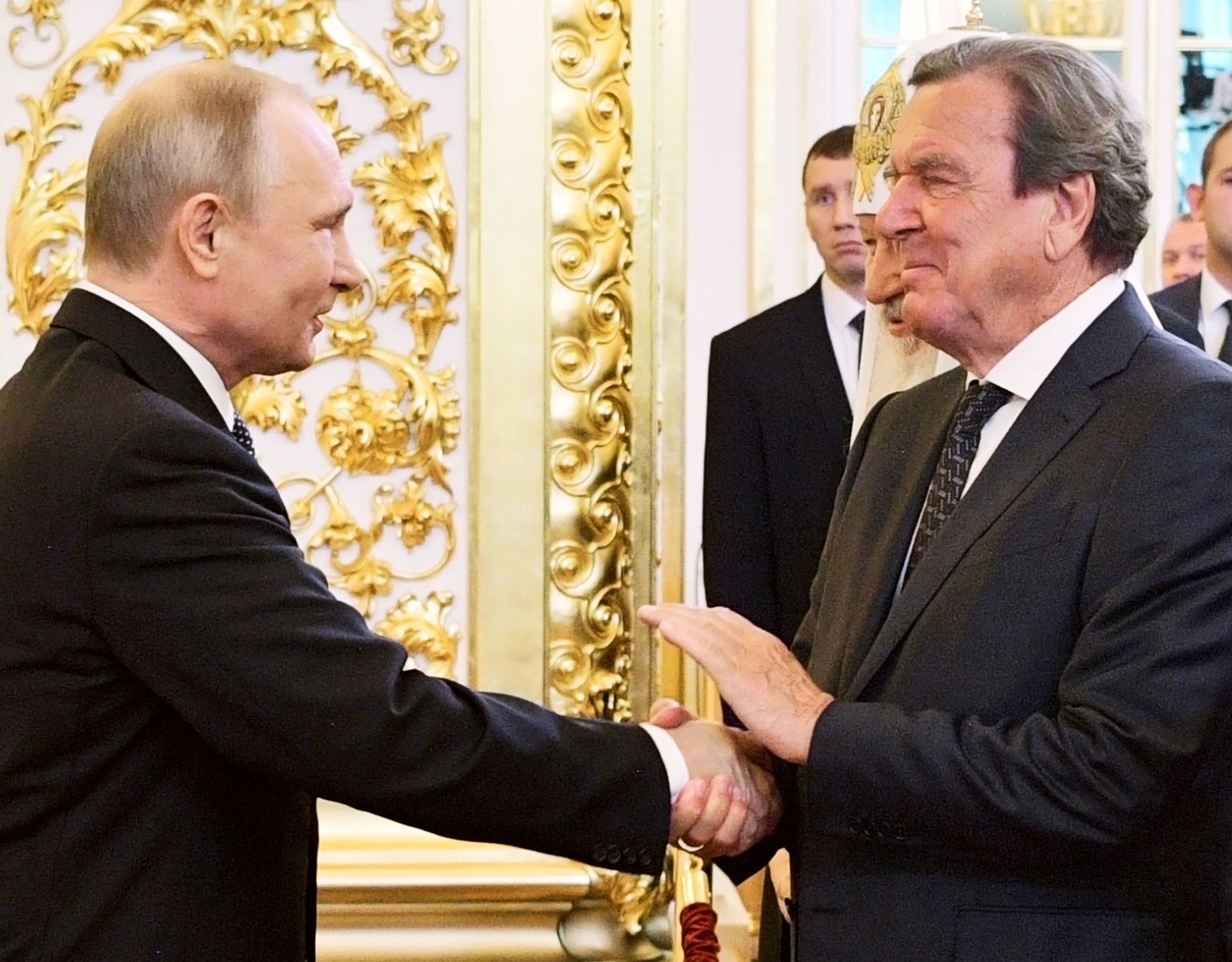 Vorschlag von Putin: EU gegen Altkanzler Schröder als Ukraine-Vermittler