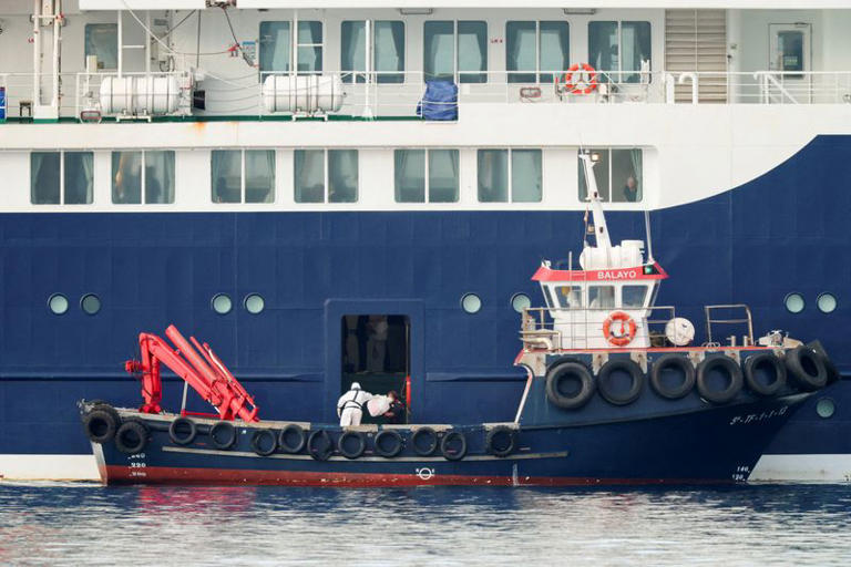 Spanish health officials board hantavirus-hit ship to start evacuating ...