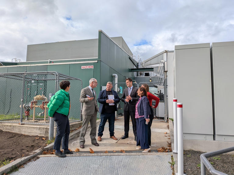 Melbourne's latest neighbourhood battery also includes an EV fast ...